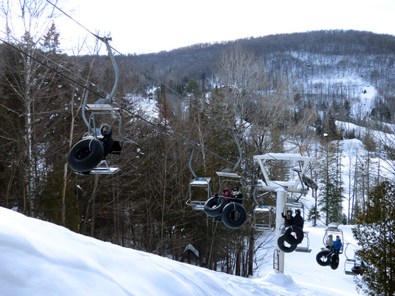 Les glissades sur neige dans les Laurentides
